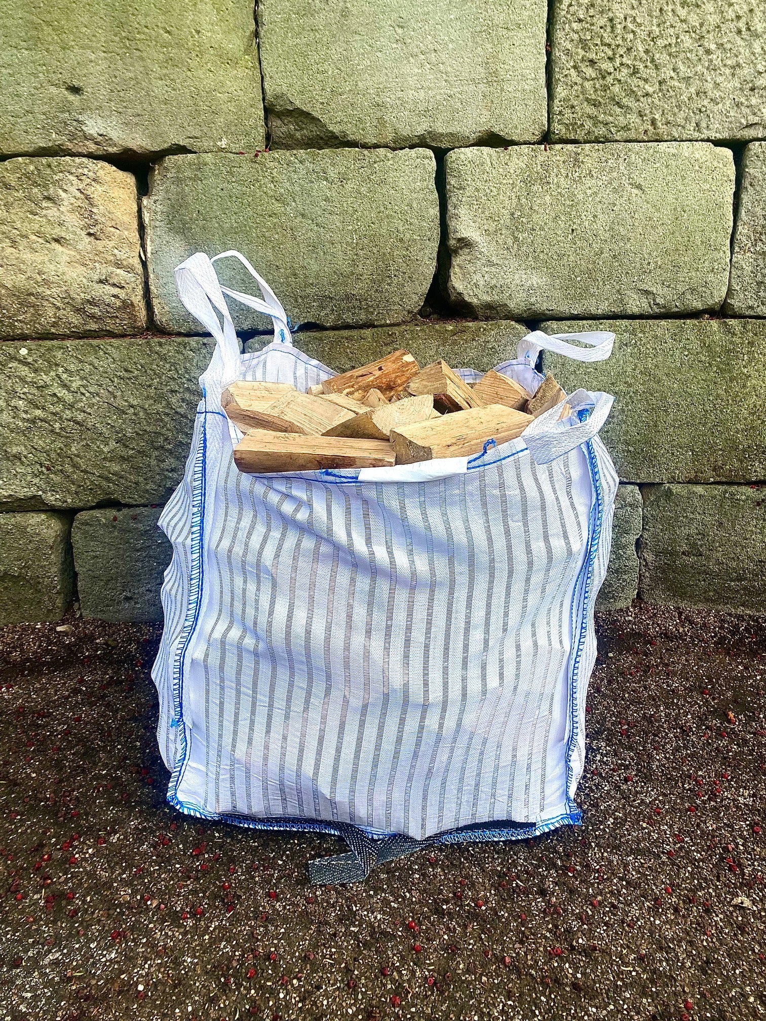 Kiln Dried Oak Logs | Westdale Logs | Free Local Delivery